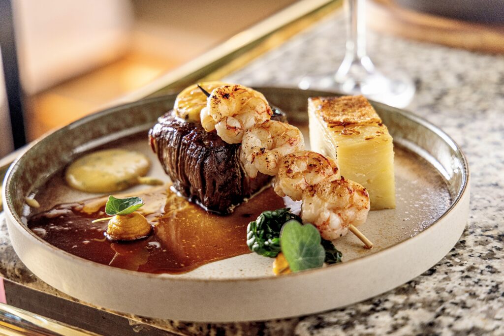 Food And Drink - The Old Orchard Inn